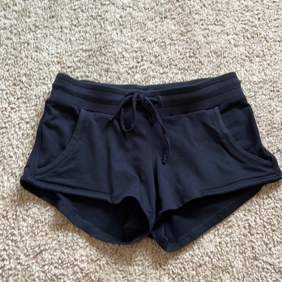Bombshell Sportswear | Shorts | Bombshell Sportswear Short Shorts With ...